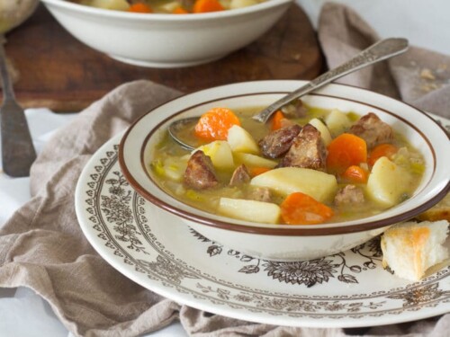 Union Soldiers' Food - Civil War Cooking with Tori Avey